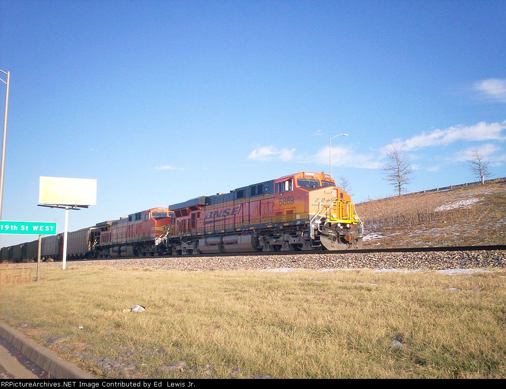 BNSF 5869